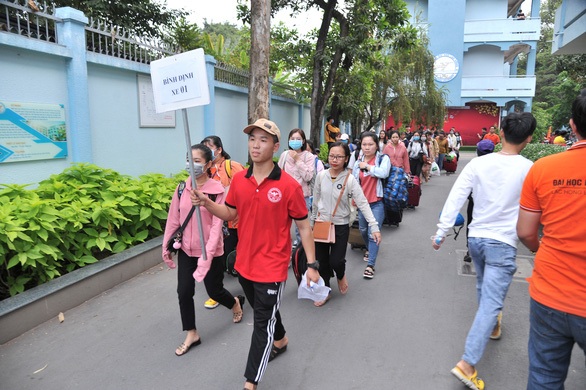 Hàng Ngàn Sinh Viên Về Quê ăn Tết được Miễn Phí Tiền Xe được Tặng Quà Và Lì Xì